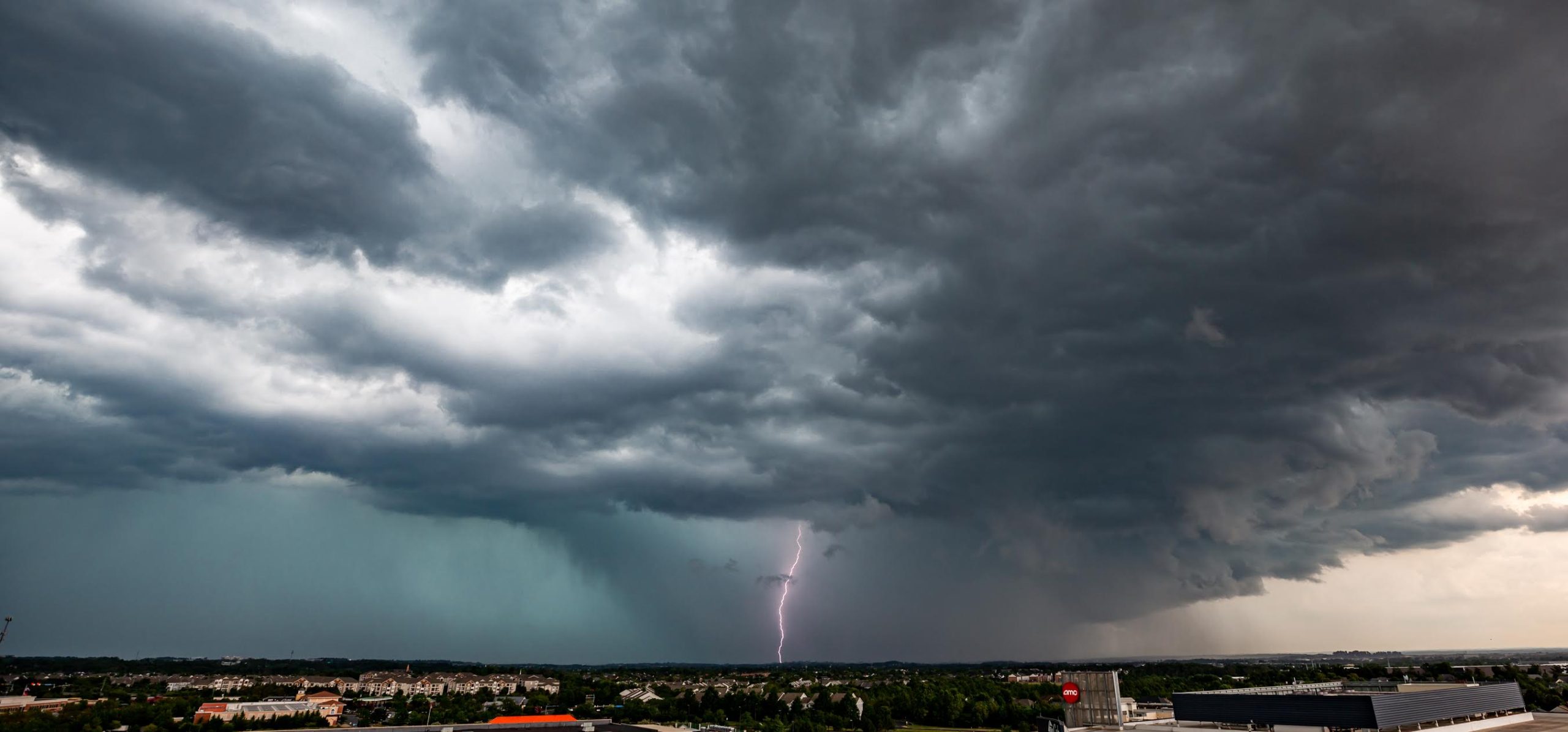 Fast-moving storm brings wind, lightning to Loudoun