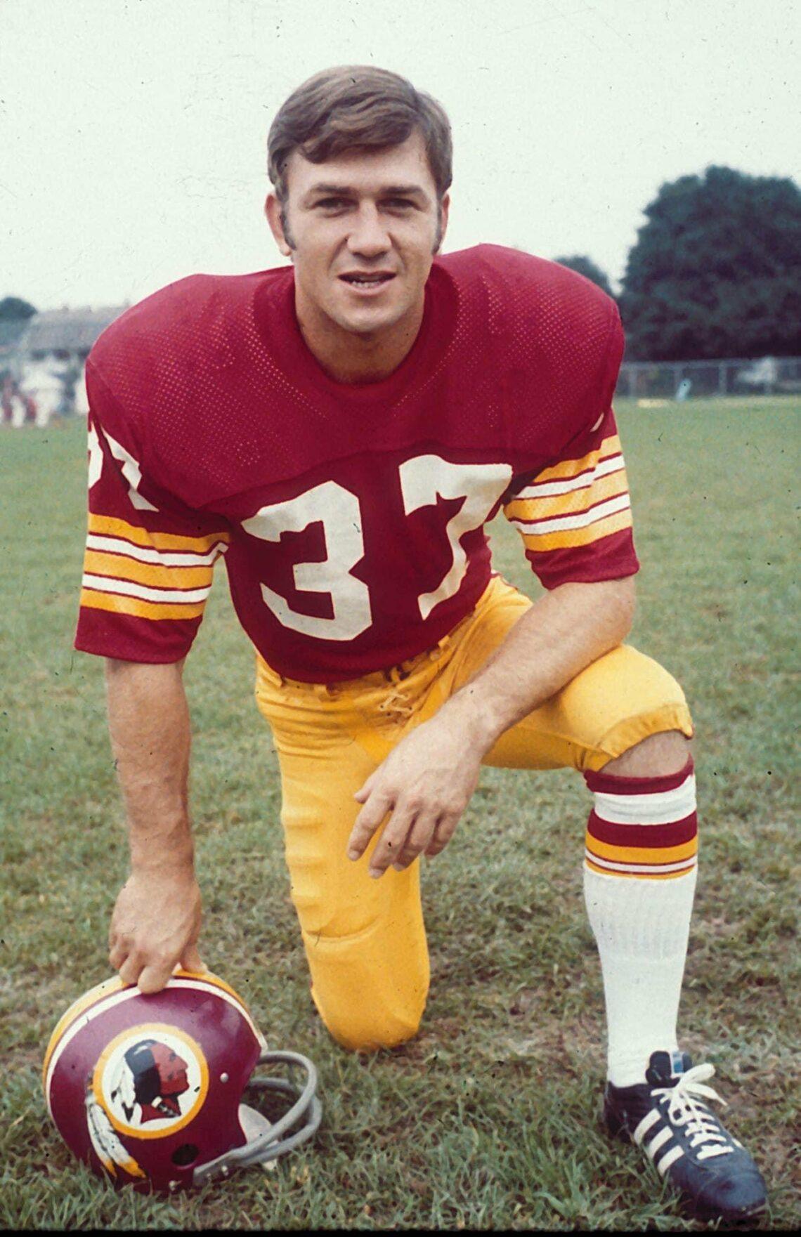 Former Redskins star Pat Fischer loves life in Loudoun - The Burn