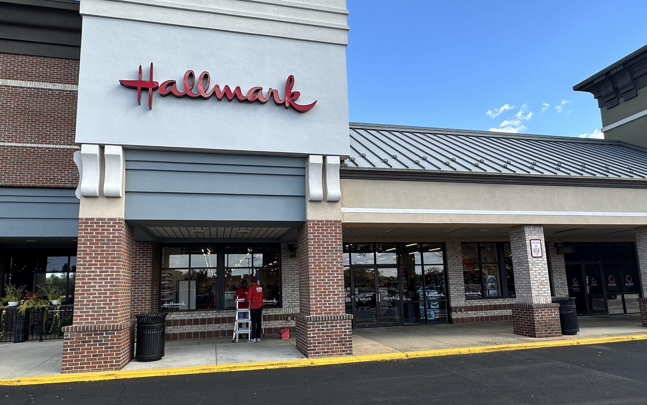 Hallmark Store opening Wednesday in Leesburg